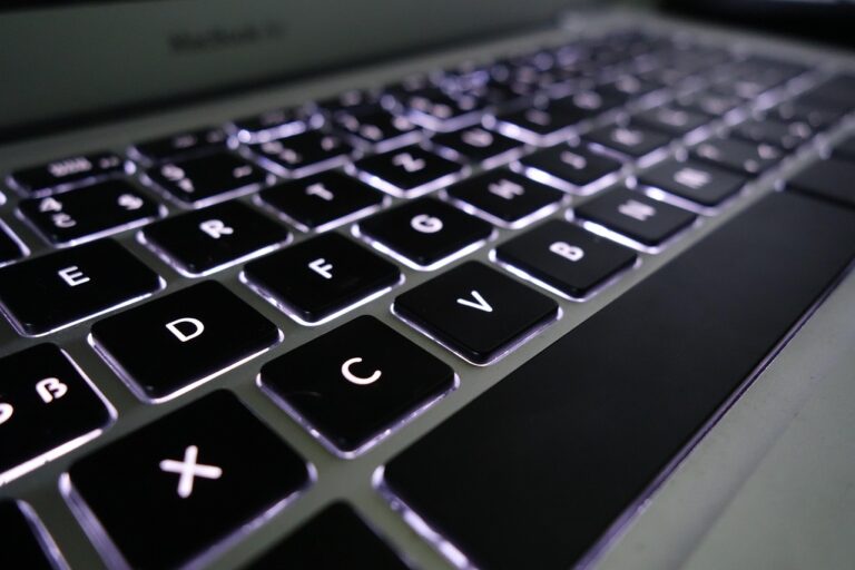 What Is Apple’s Butterfly Keyboard and Why Was It So Controversial ...